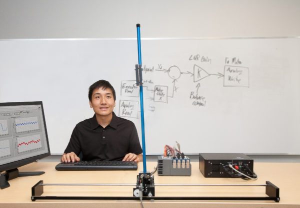 Linear Flexible Inverted Pendulum - Quanser