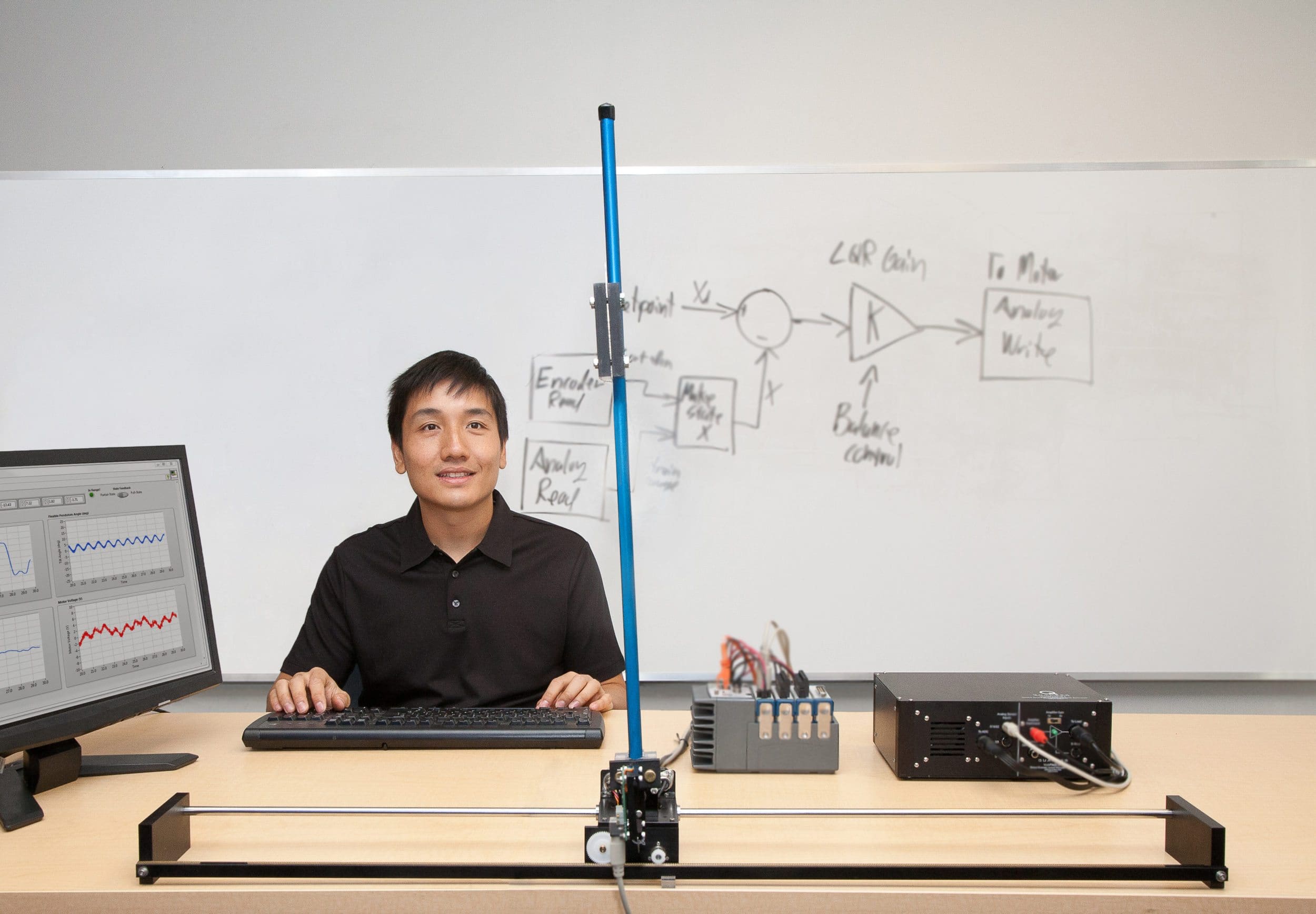 Linear Flexible Inverted Pendulum - Quanser